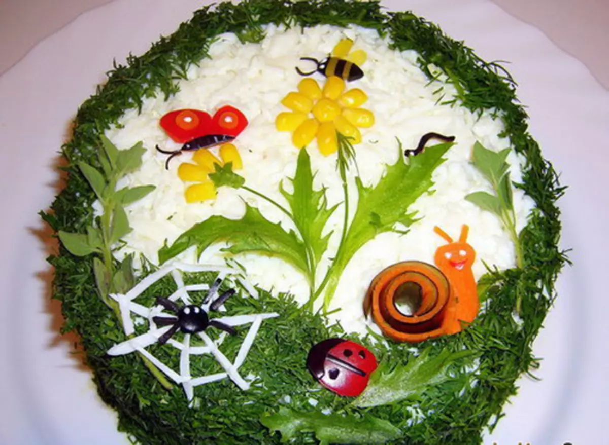 Hepatisk tårta. Hur man dekorerar en leverkaka?
