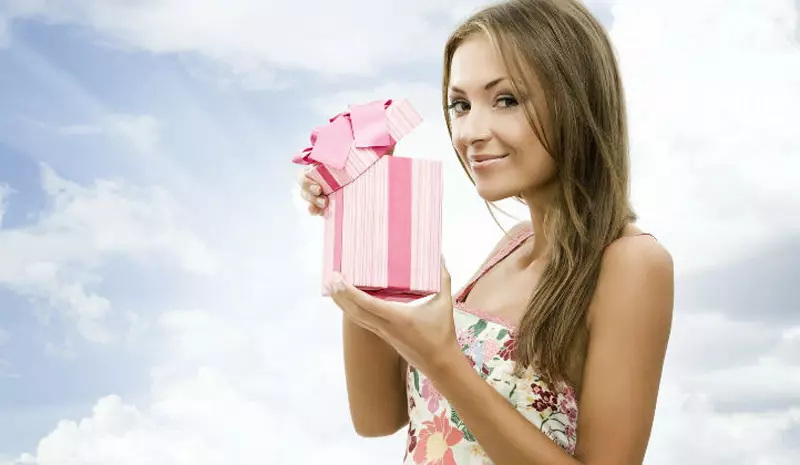 Gratis cadeau's. Wat te geven een vrouw?