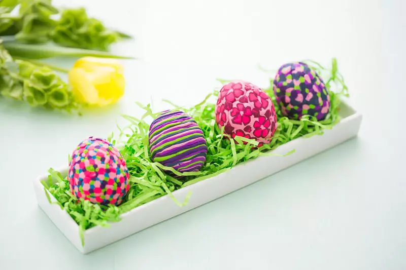 Húsvéti tojások: húsvéti tojások díszítése műanyagból