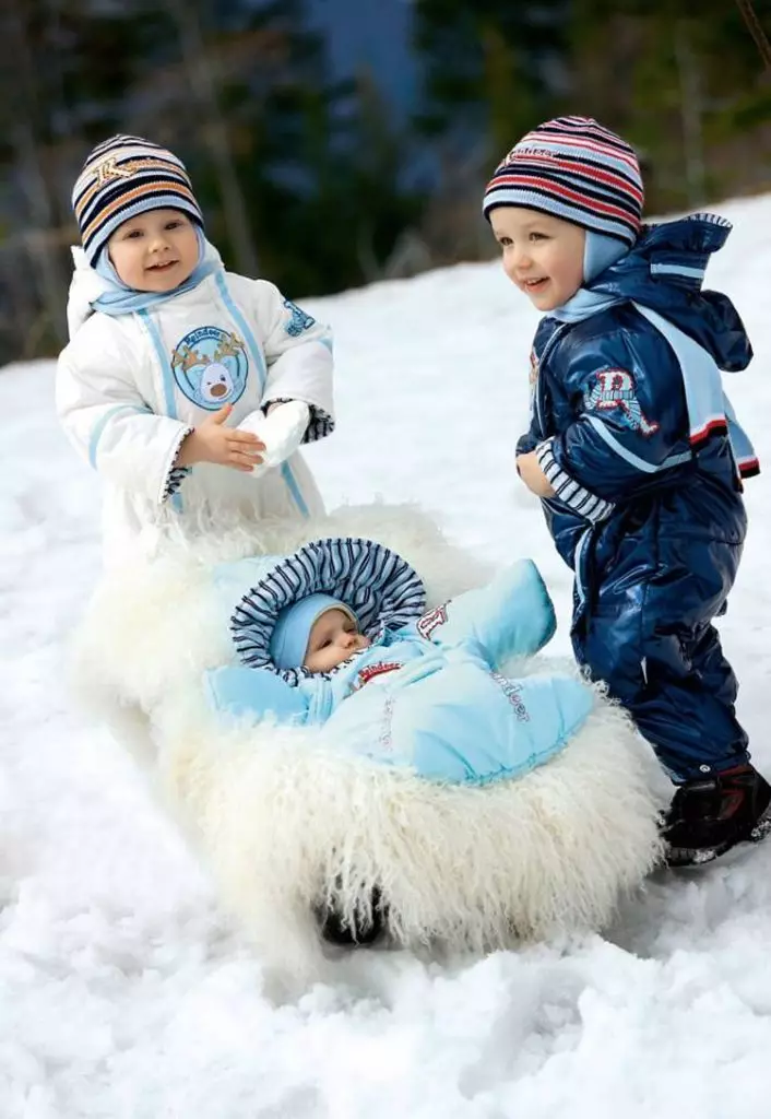 冬季嬰兒總體：兒童工作服的類型，什麼樣的兒童連身衣選擇？