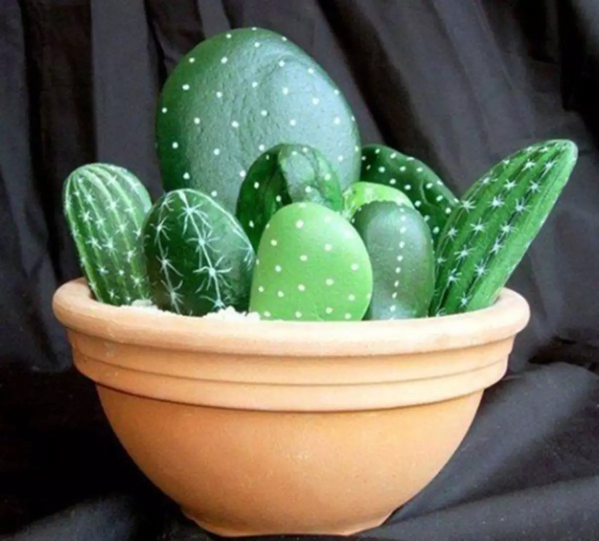 Cacti từ đá: đá xương rồng bằng tay của chính họ