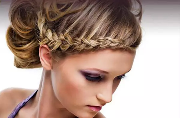 Hairstyles na braids: Hairstyles kutoka braids juu ya nywele za kati na ndefu