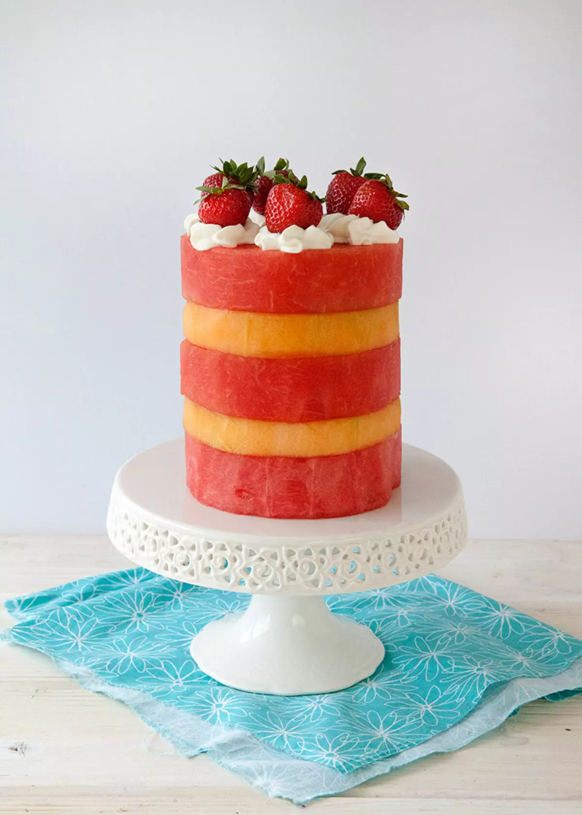 كعكة الصيف: كعكة من وصفة البطيخ والسمكار