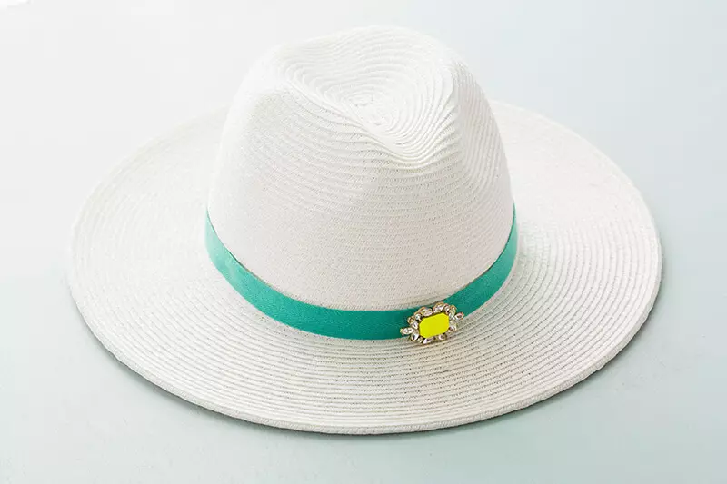 夏季女士的帽子：如何裝飾夏天帽子？