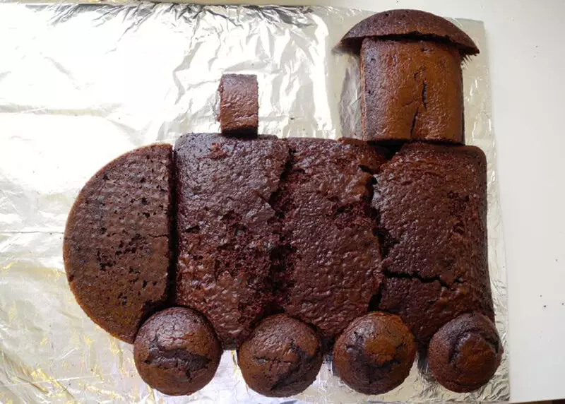 Treasury Cake: Kage i form af et tog med dine egne hænder