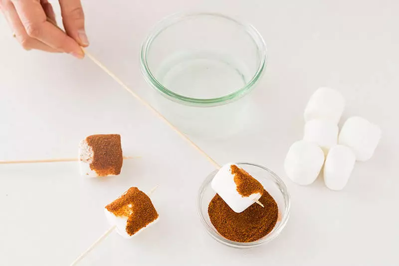 Koeke van koekies en vliegtuie marshmallow resep