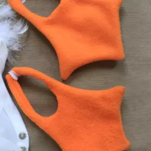 Rooster Puku: Kuinka tehdä rooster puku omilla kädet?