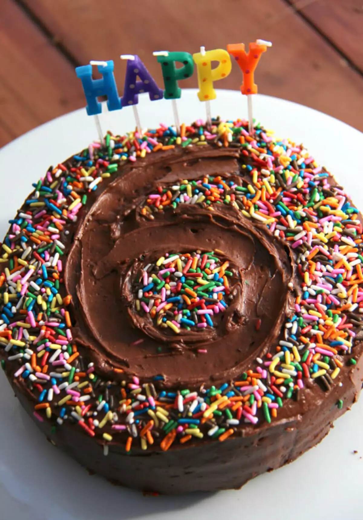 6 वर्षे केक: 6 वर्षे केक आणि त्यांच्या स्वत: च्या हाताने एक मुलगी