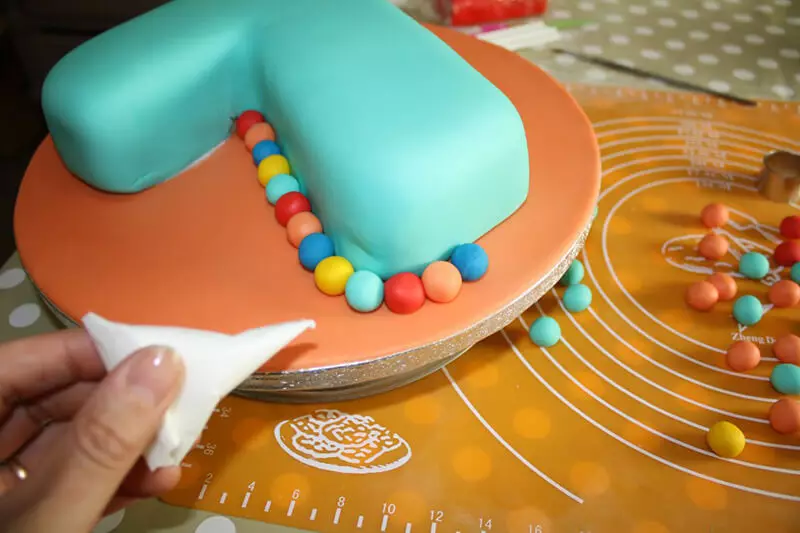 Cake 7: tort timp de 7 ani fată și băiat cu propriile mâini