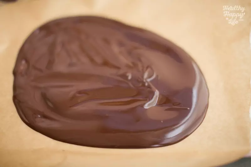 Kado coklat: Kado coklat ngalakukeunana nyalira