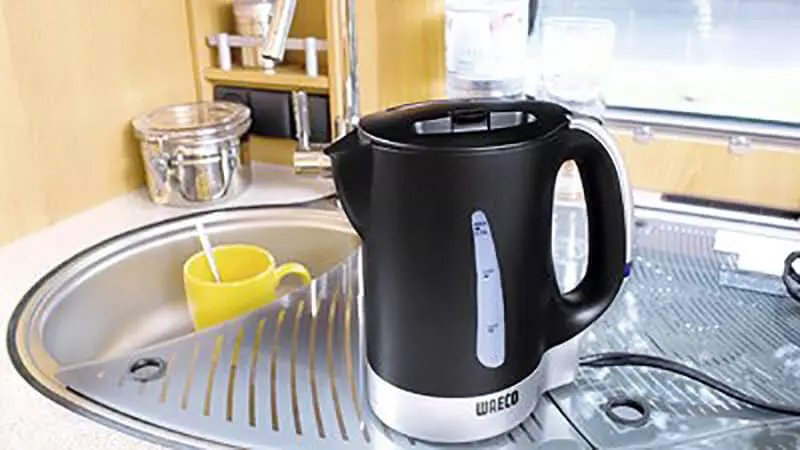 Paano Pumili ng Electric Kettle: Anong uri ng tsarera ang mas mahusay at mas ligtas