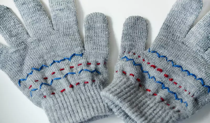 Wéi dekoréieren Mittchen an Handschuhe fir Kanner mat hiren eegenen Hänn ze dekoréieren