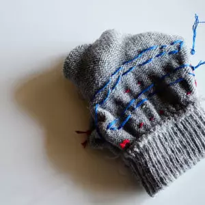 Ինչպես զարդարել mittens եւ ձեռնոցներ երեխաների համար իրենց սեփական ձեռքերով