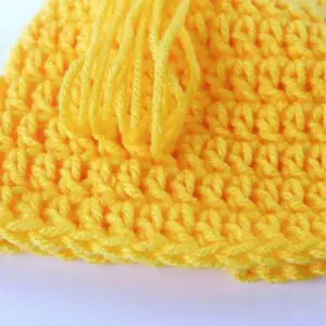 Knitted caps for girls: Knitted hats, haired caps, hats with ears