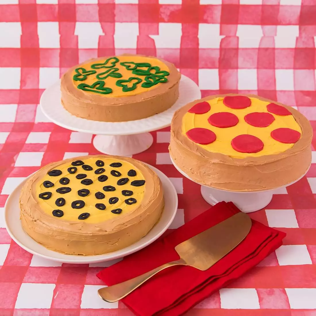 초보자의 케이크를 장식하는 방법 : 케이크 피자, 피자 형태로 케이크 2166_2
