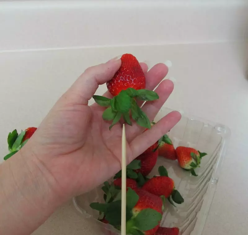 Bouquet ya strawberries. Bouquet ya strawberries abikora wenyine 2201_14