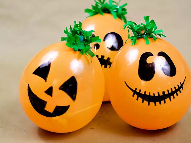 Onyinye maka Halloween. Kedu ihe ị ga-enye na Halloween? 2258_3