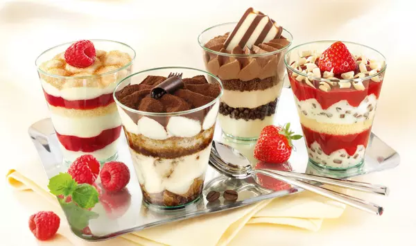 Menuja e fëmijëve të ditëlindjes: desserts për fëmijët