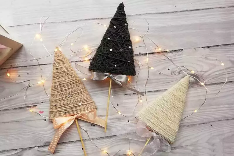 從紙板的聖誕樹。如何用自己的雙手製作紙板聖誕樹？ 242_10