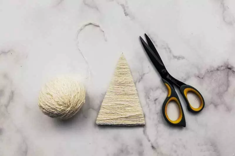 Χριστουγεννιάτικο δέντρο από χαρτόνι. Πώς να φτιάξετε ένα χριστουγεννιάτικο δέντρο από χαρτόνι με τα χέρια σας; 242_6
