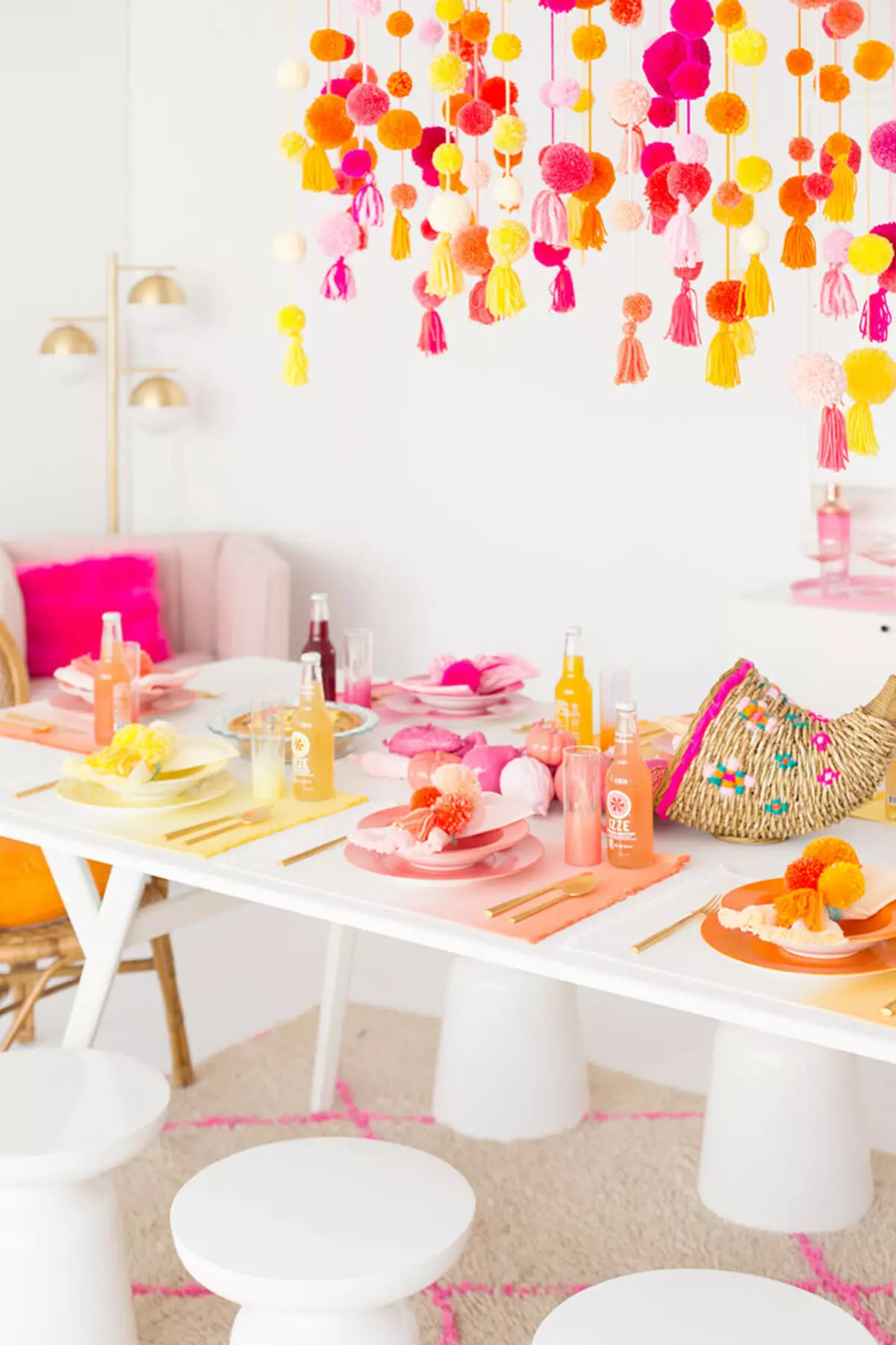 How to decorate the room with your own hands on the birthday pompoms?