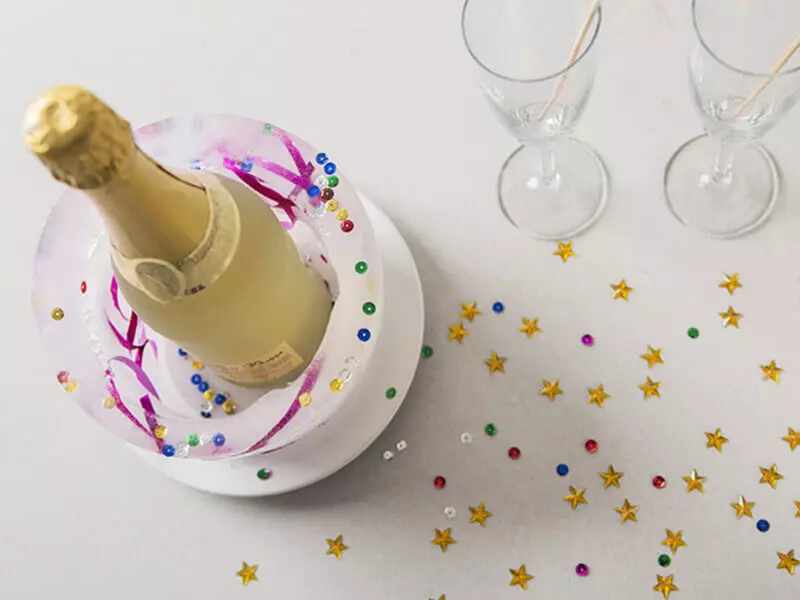 Champagne stojí za nový rok s vlastnými rukami 2481_9