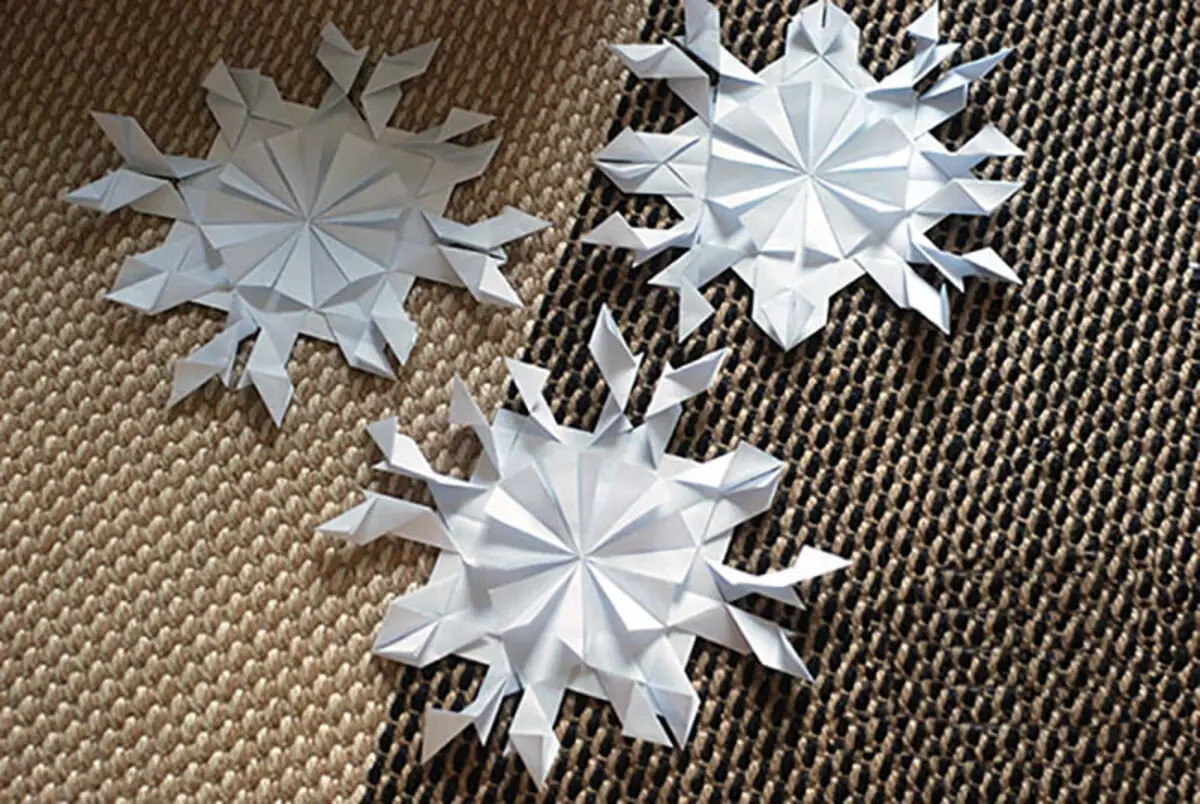 Bông tuyết giấy. Snowflakes giấy tự làm 2486_18