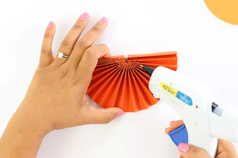 पेपर क्राफ्ट्स: मांडारिन्स, संत्रा, लिंबू आणि कागदापासून त्यांच्या स्वत: च्या हाताने टरबूज