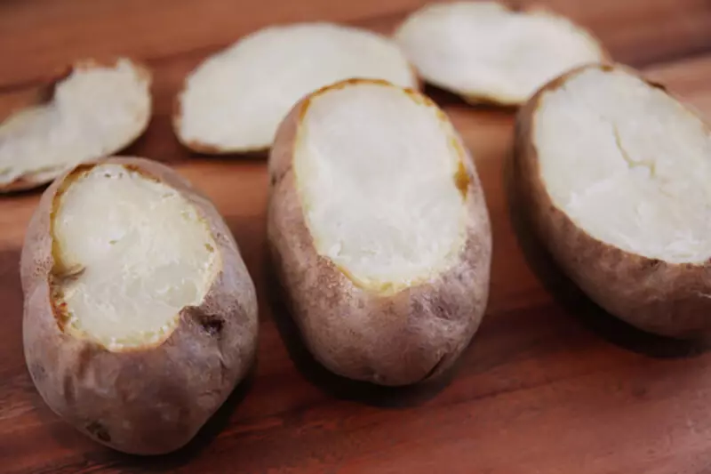 Stuffed Potato's: De ienfâldichste en lekkere manieren om te koken 2551_3