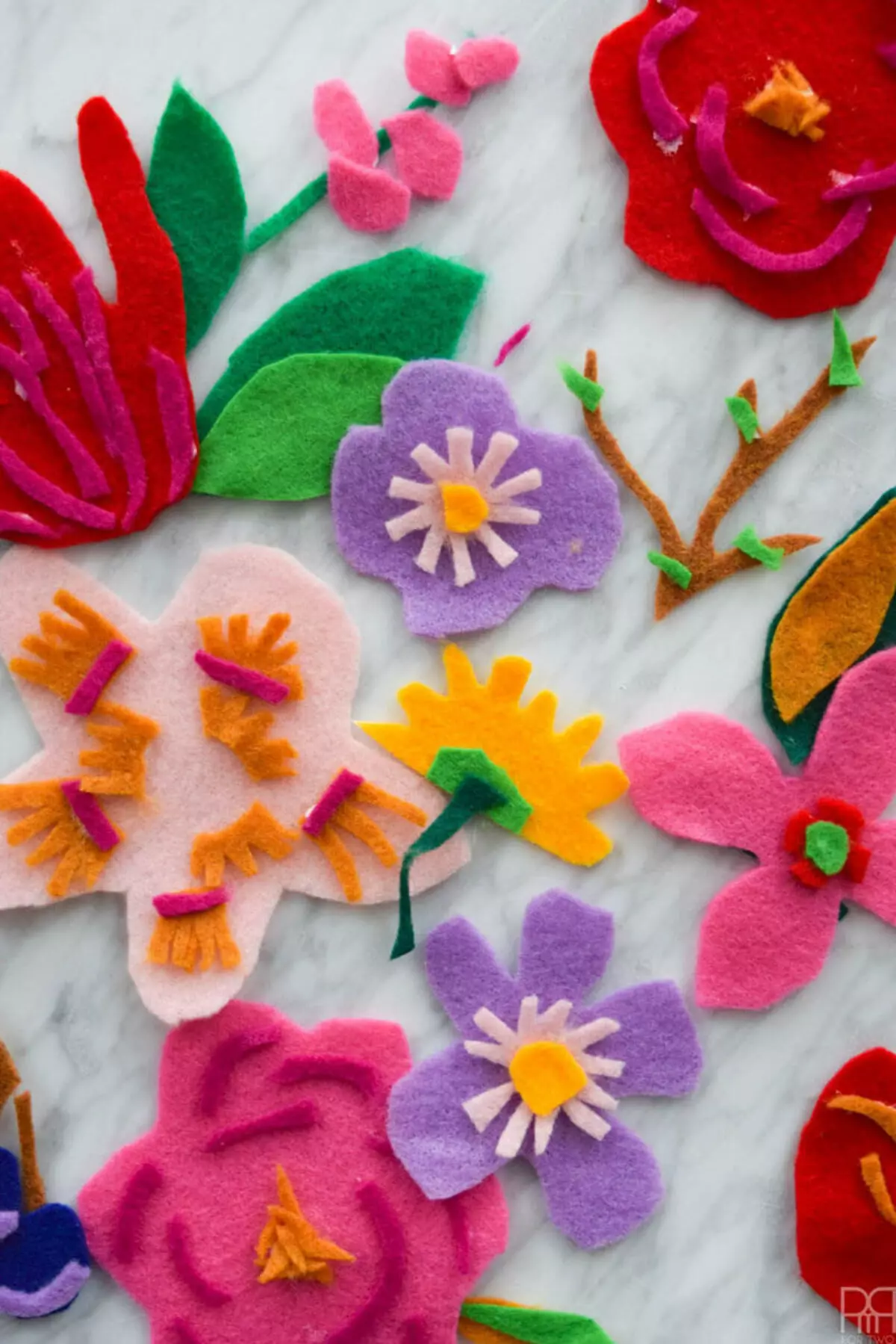 Picture of felt with their own hands. Felt Picture Flowers