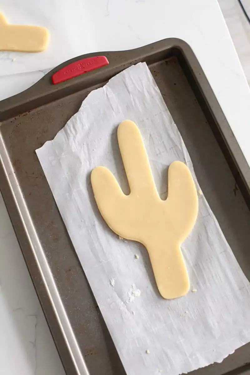 แคคตัสเค้ก วิธีการตกแต่งเค้กในรูปแบบของกระบองเพชรด้วยมือของคุณเอง?