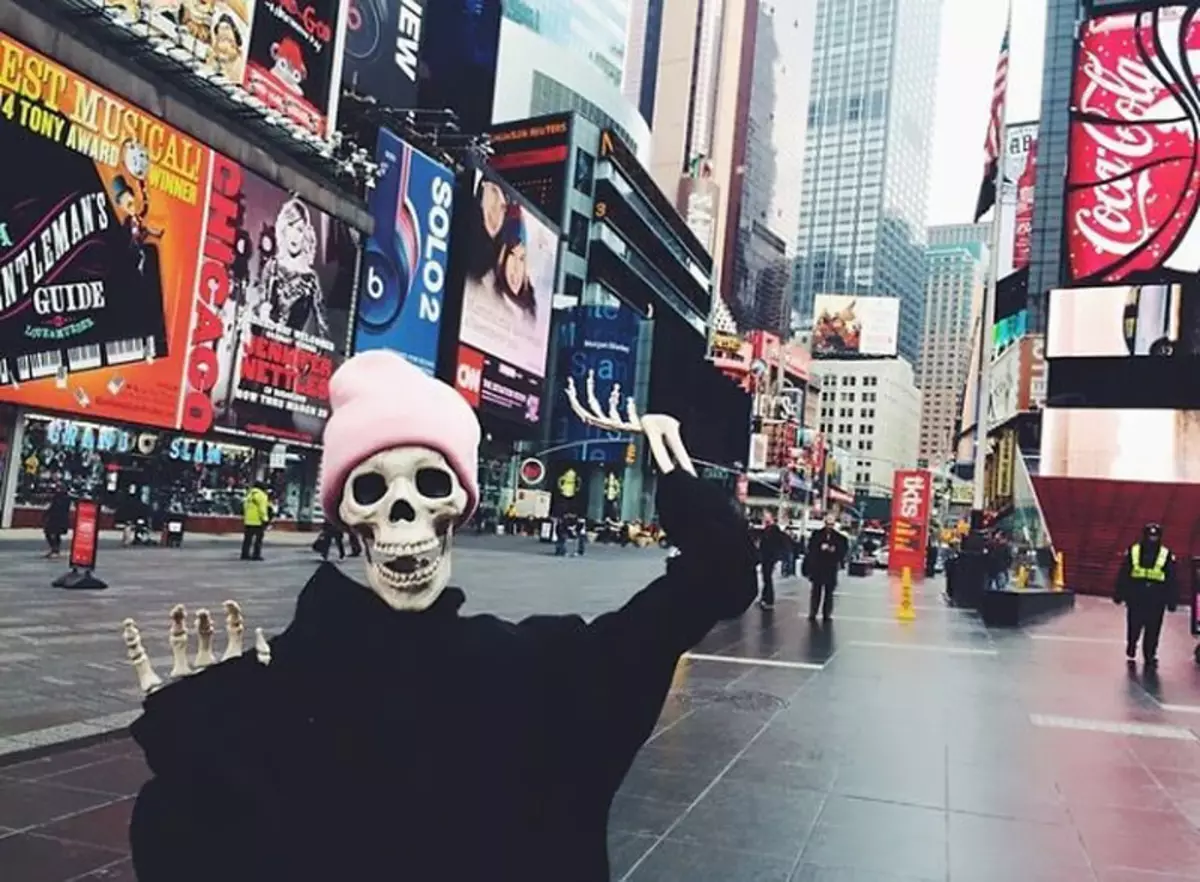 Ifoto ya Skeleton watsinze Instagram (Instagram) 2713_8