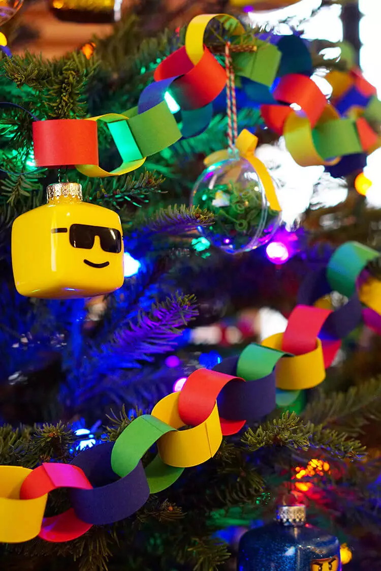 Lego koks. Kā izrotāt Jaungada koku Lego stilā?