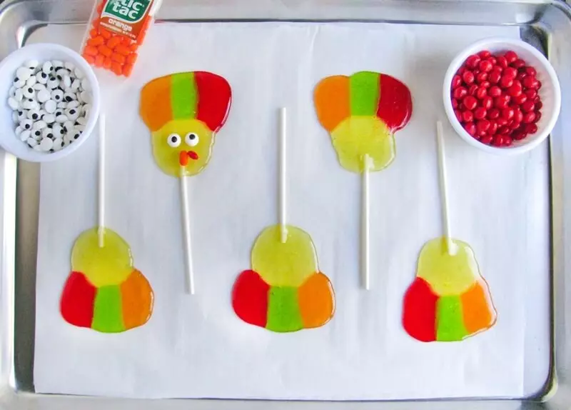 Kā padarīt lollipops? Lollipops uz sakņu nūjas ar savām rokām 2805_6