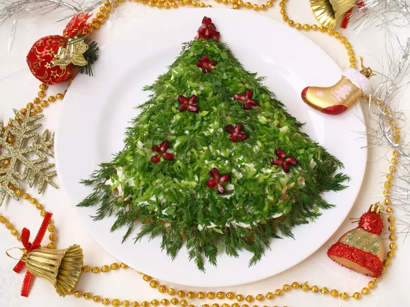 How to decorate a salad for new year and christmas 2853_20