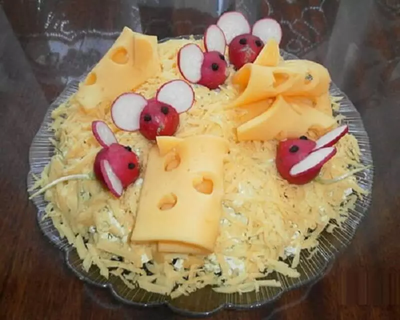 How to decorate a salad for new year and christmas 2853_6
