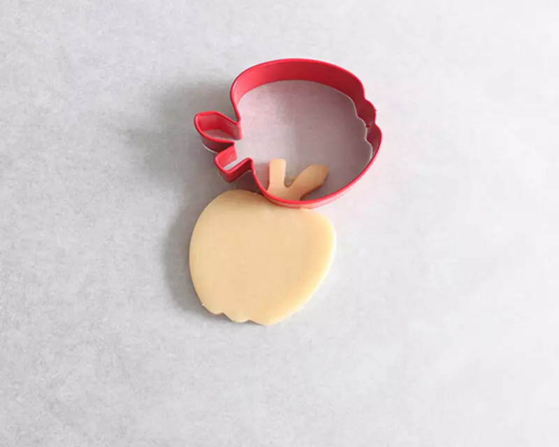Jak ozdobić pliki cookie własnymi rękami: Apple Cookies