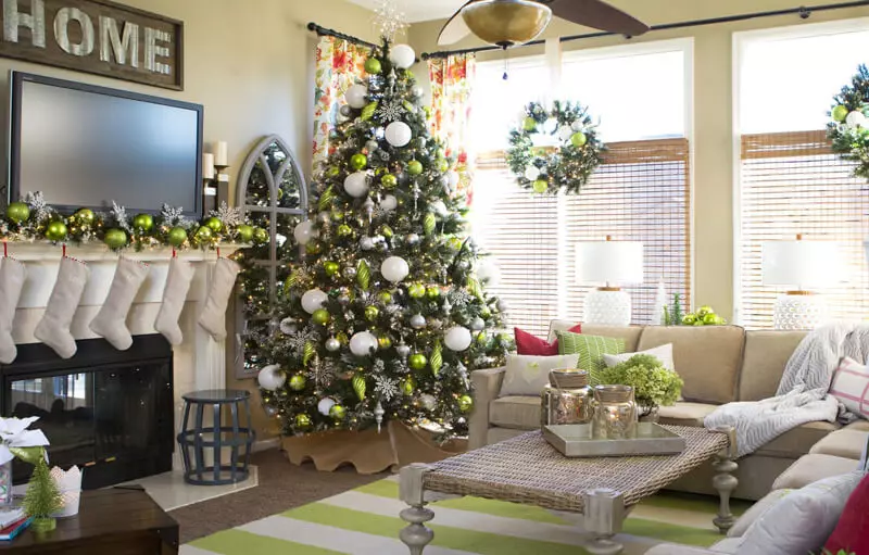 Ako vyzdobiť dom pre nový rok s vlastnými rukami: 15 Novoročné dekorácie, ktoré možno urobiť ľahko a rýchlo 2873_1