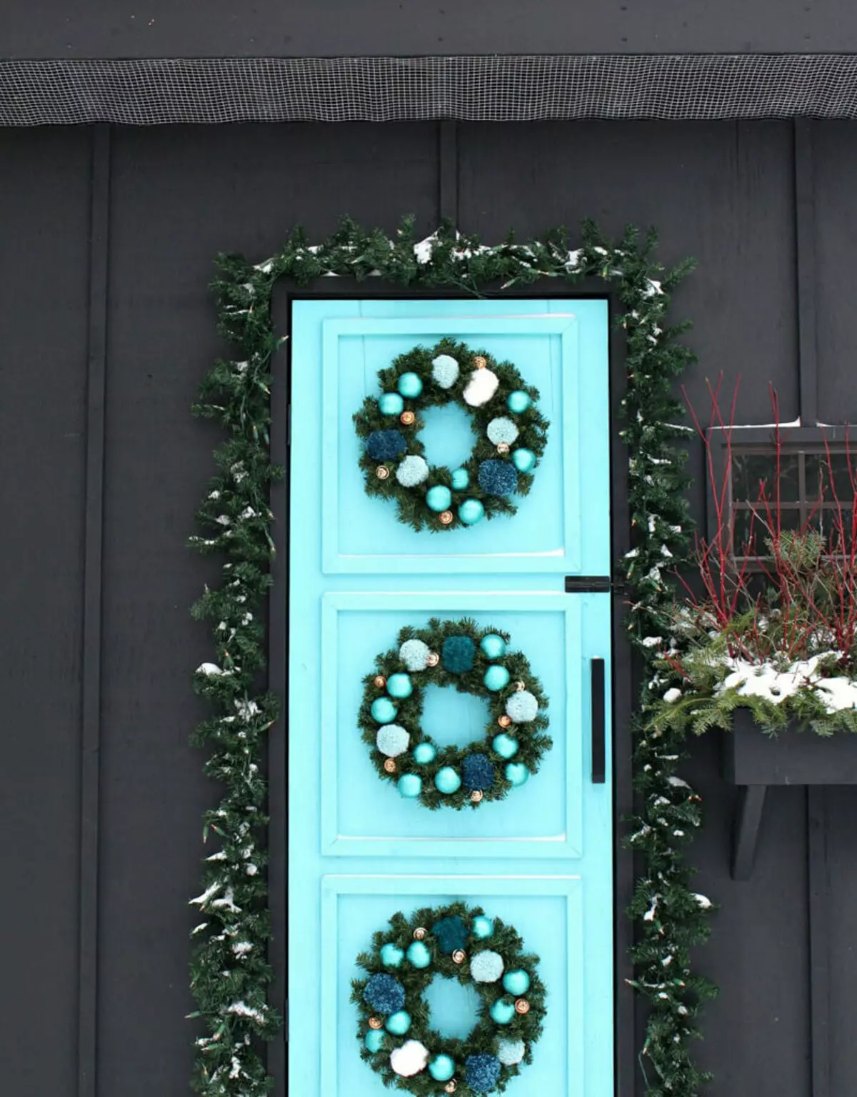 So dekorieren Sie den Eingang zum Haus zum neuen Jahr und Weihnachten machen Sie es selbst