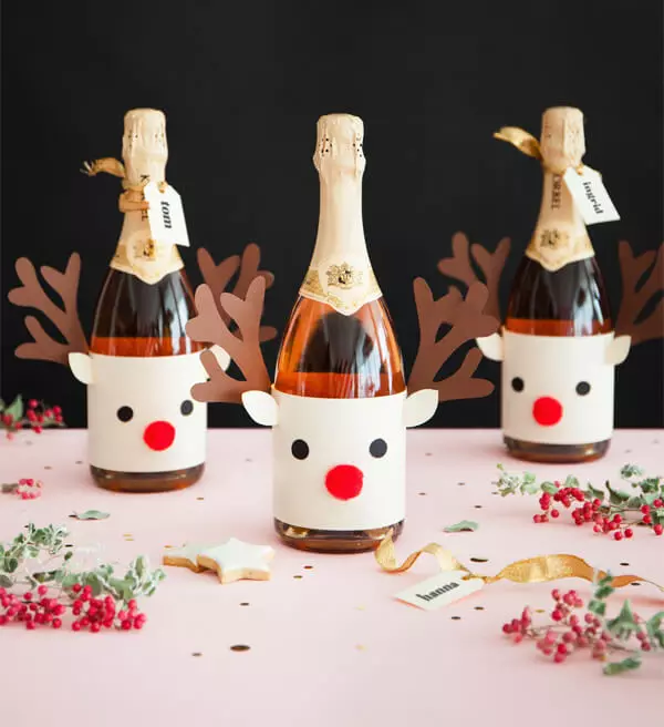 ເຮັດແນວໃດເພື່ອປະດັບປະດາຂວດ champagne ດ້ວຍມືຂອງທ່ານເອງສໍາລັບປີໃຫມ່ແລະ Christmas? 2918_1