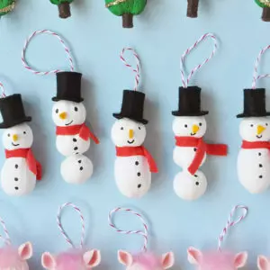Božićno drvce igračka snjegovića radi sami