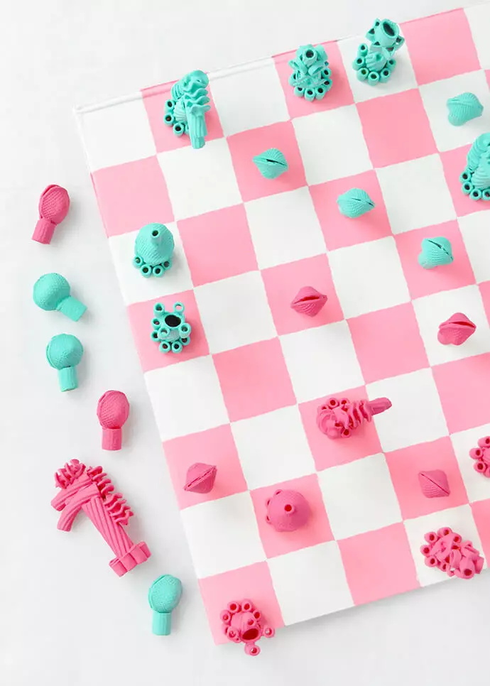 Crafts from macaroni. How to make chess do it yourself?