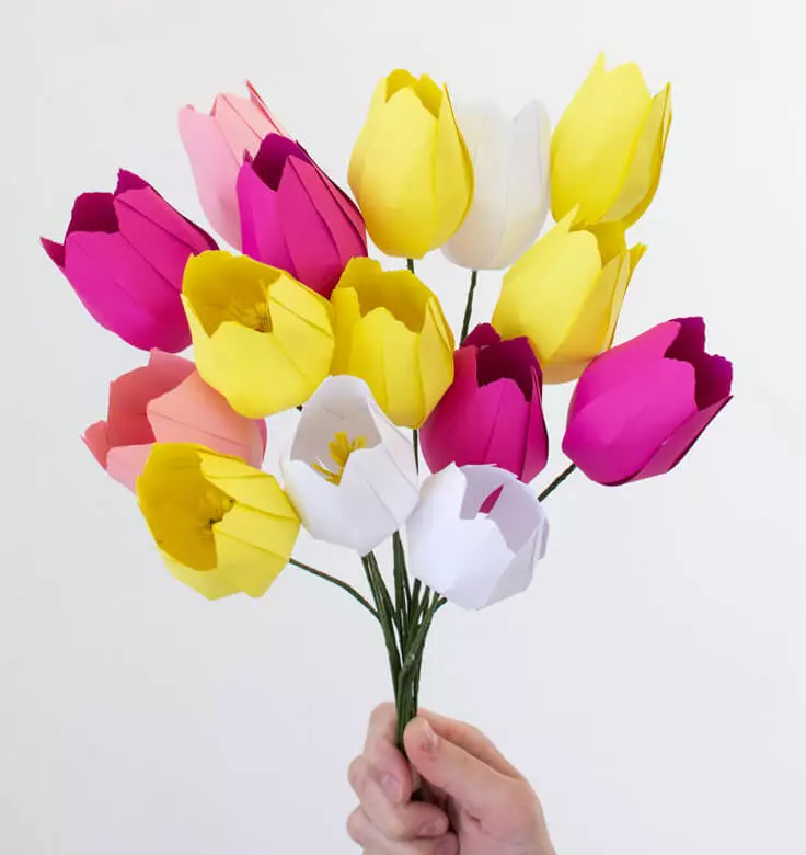 Tulipek zeure burua egiten dute. Nola egin paper tulipa bat? 3016_9