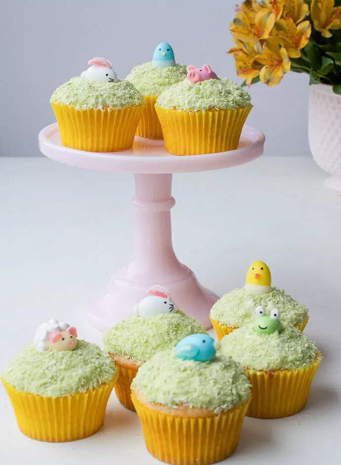 How to decorate cupcakes, cupcakes, muffins and easter cake? 3023_27