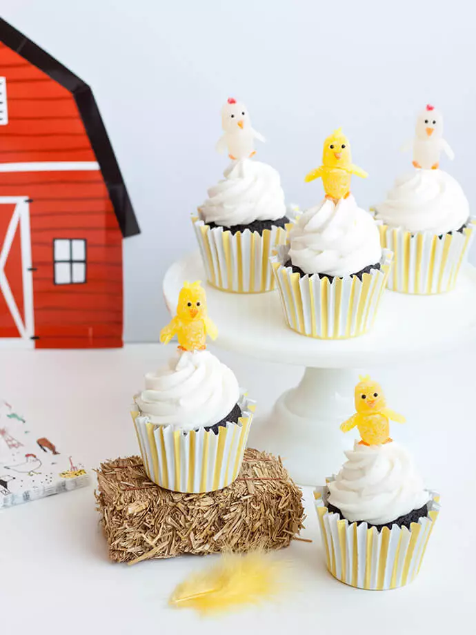 Ako zdobiť cupcakes, cupcakes, muffiny a koláče na Veľkú noc?