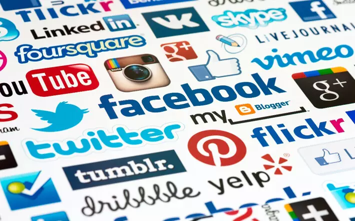 Social networks: pros and cons 3092_1