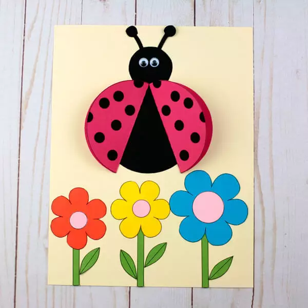 Applique e ladybug nga letër me ngjyrë me duart e tyre 3138_10