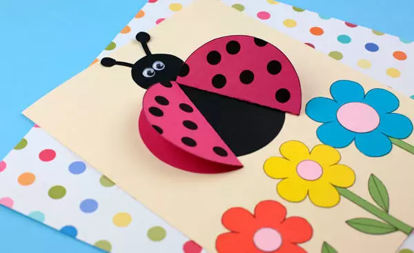 Applique e ladybug nga letër me ngjyrë me duart e tyre 3138_2