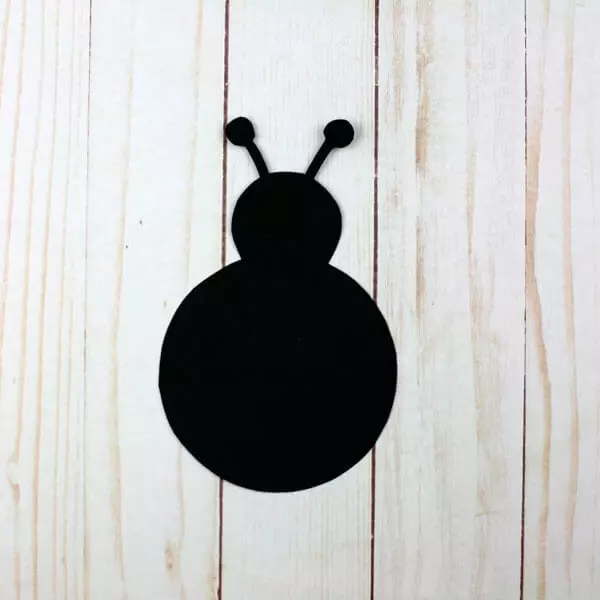 Applique of Ladybug z farebného papiera s vlastnými rukami 3138_7