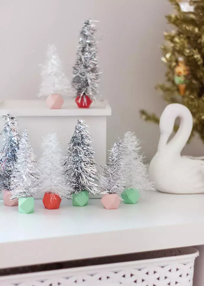 Πώς να φτιάξετε ένα χριστουγεννιάτικο δέντρο από το Mishura το κάνετε μόνοι σας;